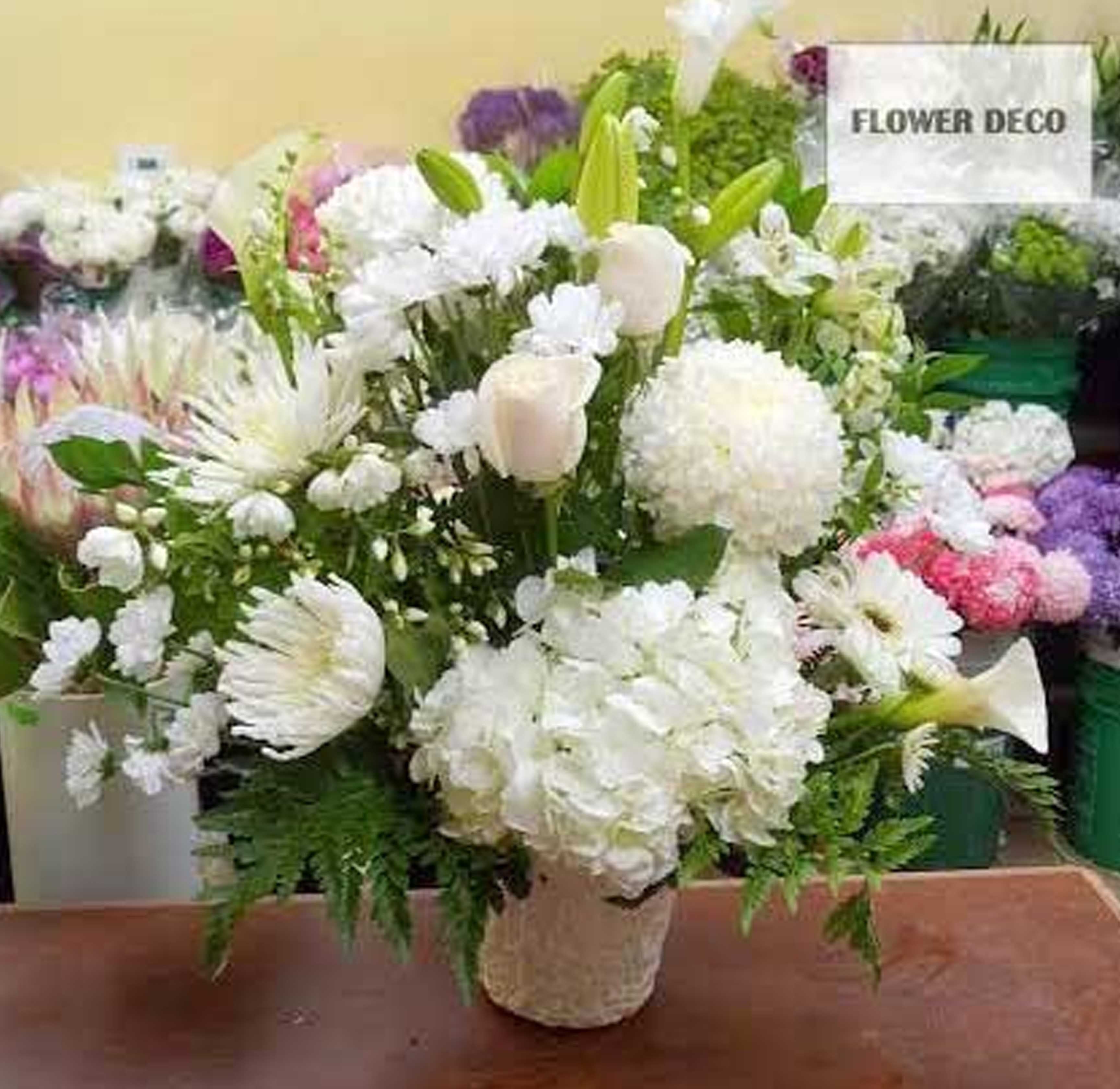 Small Funeral Arrangement – Flower Deco
